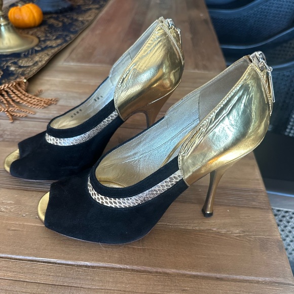 Dolce & Gabbana | Shoes | Dolce Gabbana Black Suede And Metallic Gold ...